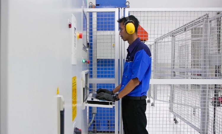 TÜV Rheinland Launches First Independent TireTesting Laboratory in ...